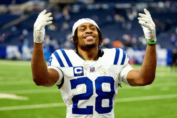 Top 5 Facts: Jonathan Taylor Teeth Transformation Story - Vitrin